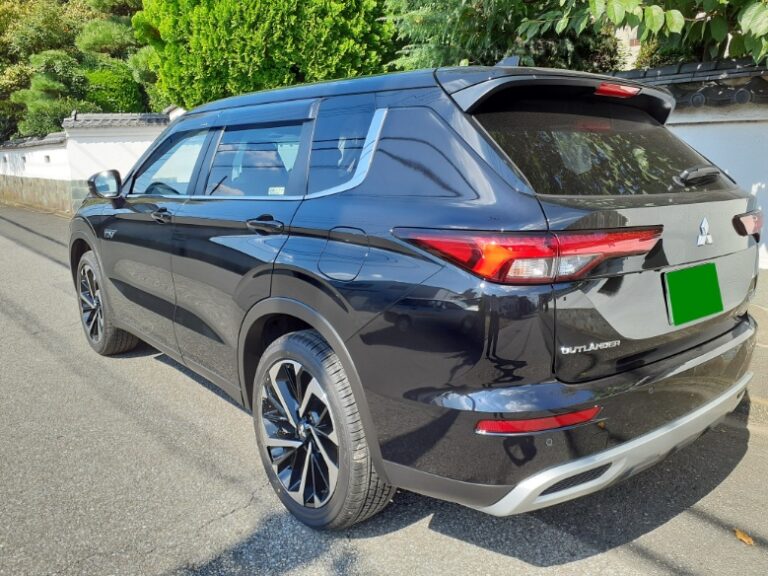 三菱 アウトランダーPHEV(GN0W)に電動オートドアを施工しました ｜ フタバシステム株式会社